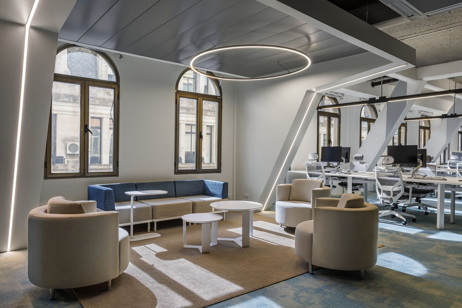 ¿Cómo influye el color en el diseño del espacio? - Grupo A2